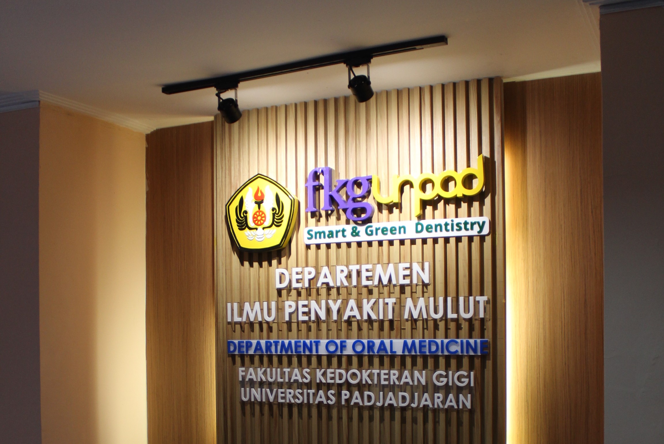 Departemen Ilmu Penyakit Mulut - Fakultas Kedokteran Gigi - Universitas ...